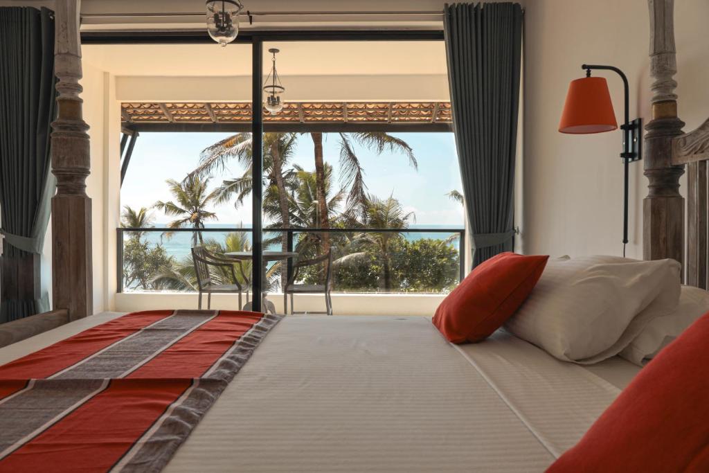 The Naomi Beach Resort - Hotels in Weligama