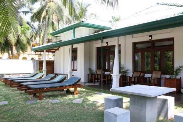 Lohas Beach Resort Villa - Hotels in Kalutara